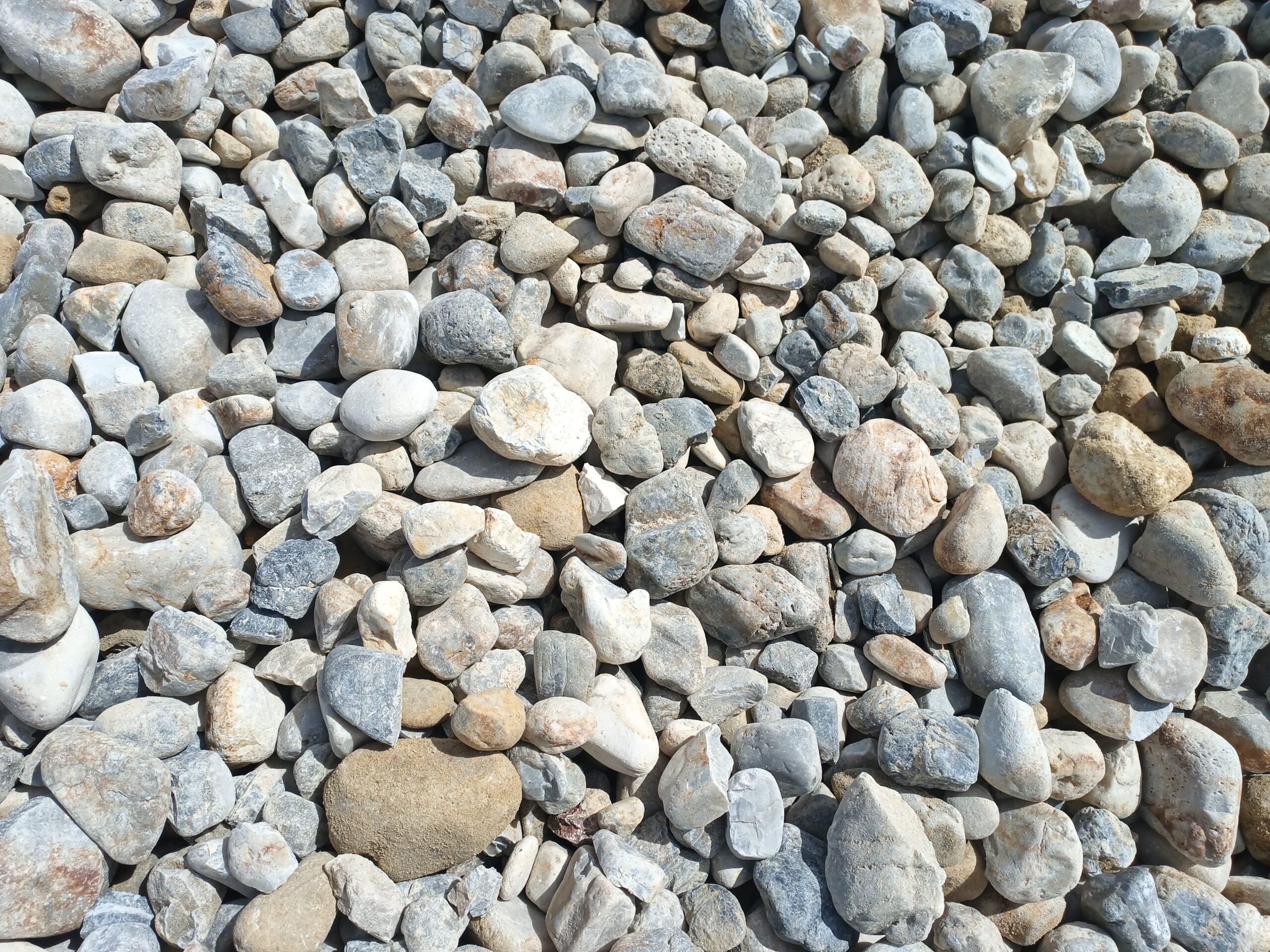 London Gray Rock - River Bend - Kansas City's Decorative Rock & Mulch ...